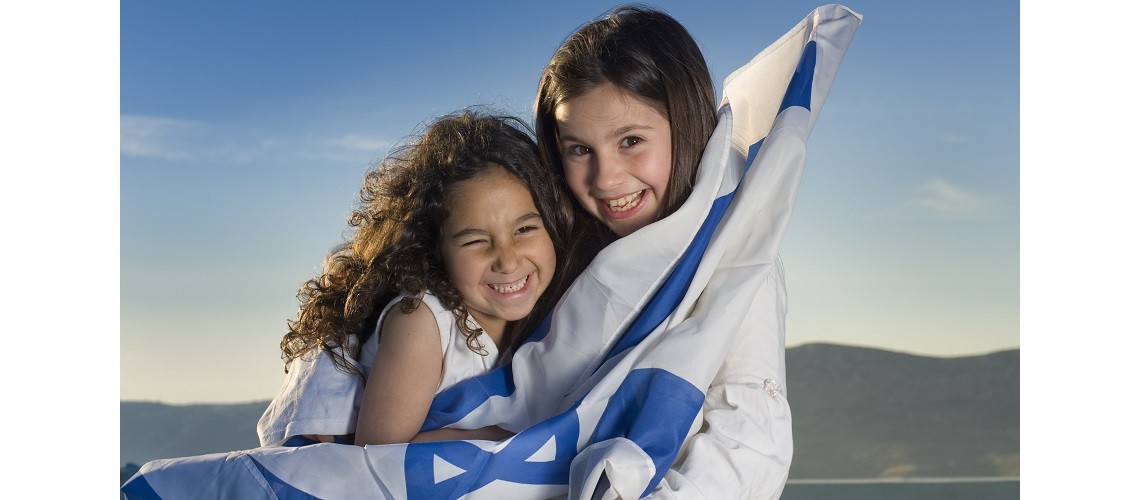 Israeli_children_smiling_with_flag_Israel_CUFI_3 | Christians United ...