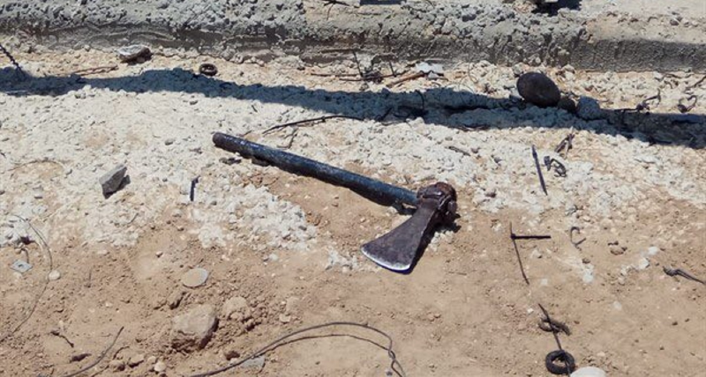 IDF shoots axe-wielding terrorist attempting to breach border