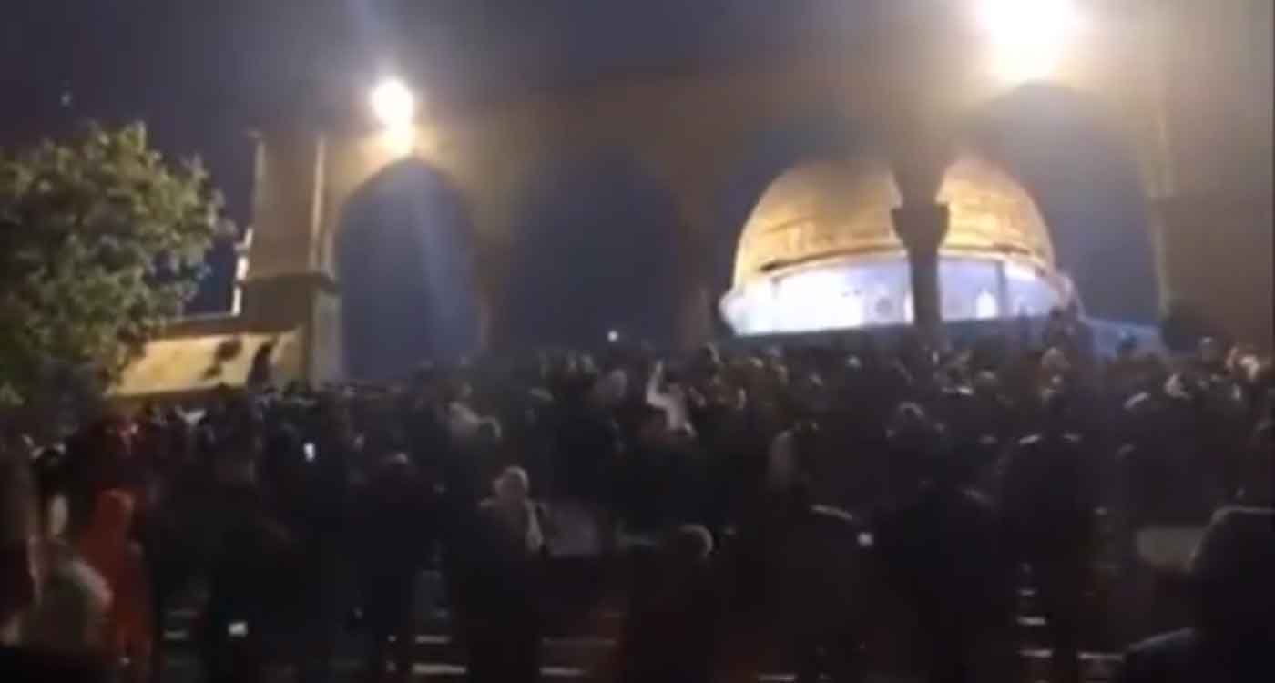 Palestinians riot on Temple Mount following Friday morning prayers