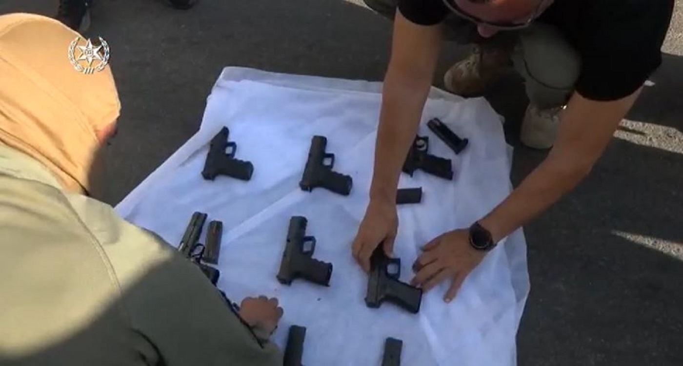 Israel busts massive weapons smuggling ring