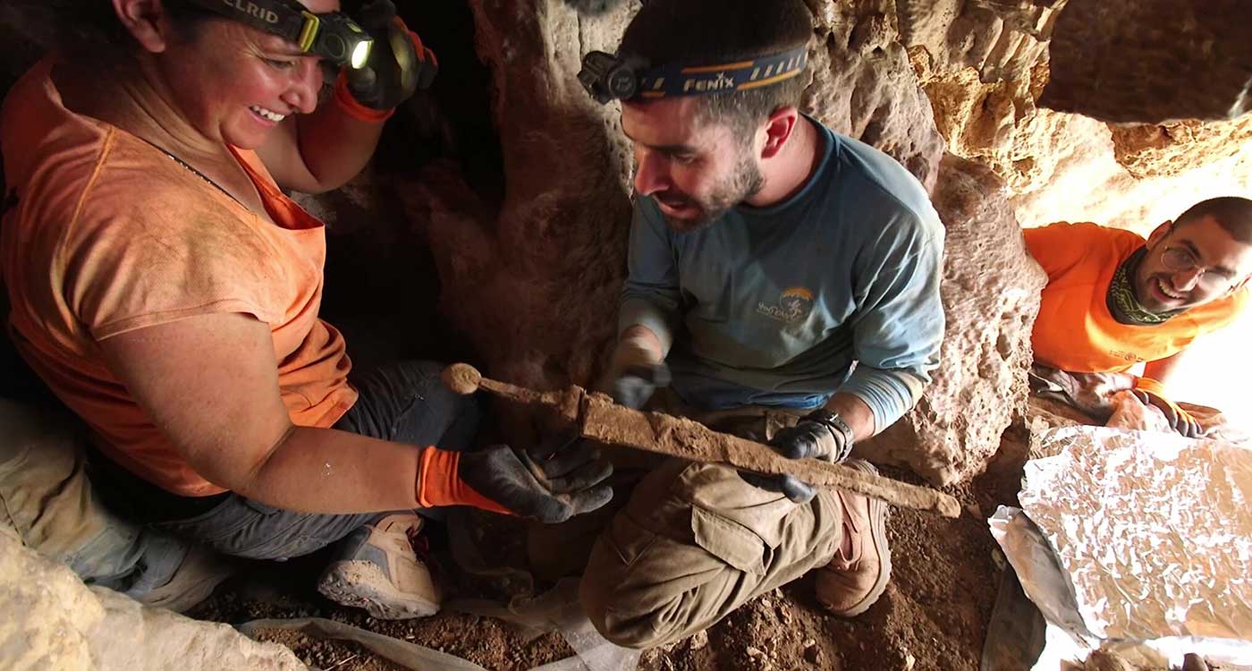 1,900-year-old swords point to Jewish revolt against Romans in ancient ...